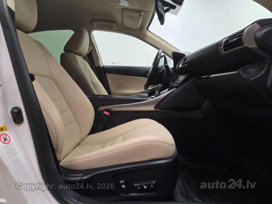 Balts Lexus IS 2016 Tallina, ar dzinēja tilpumu 2.50 L un nobraukumu 168 tūkst. km par 14900 €, foto 21 vietnē AUTOMOTO.COM.LV