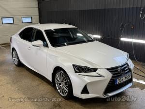 White Lexus IS 2018 in Tallinn, with an engine capacity of 2.50 L and mileage of 73 thousand km for 24900 €, photo  on AUTOMOTO.COM.LV