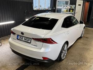 White Lexus IS 2018 in Tallinn, with an engine capacity of 2.50 L and mileage of 73 thousand km for 24900 €, photo 4 on AUTOMOTO.COM.LV