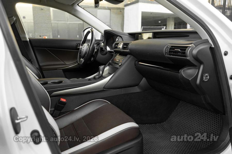 Balts Lexus IS 2020 Rīga, ar dzinēja tilpumu 2.50 L un nobraukumu 70 tūkst. km par 25555 €, foto 18 vietnē AUTOMOTO.COM.LV