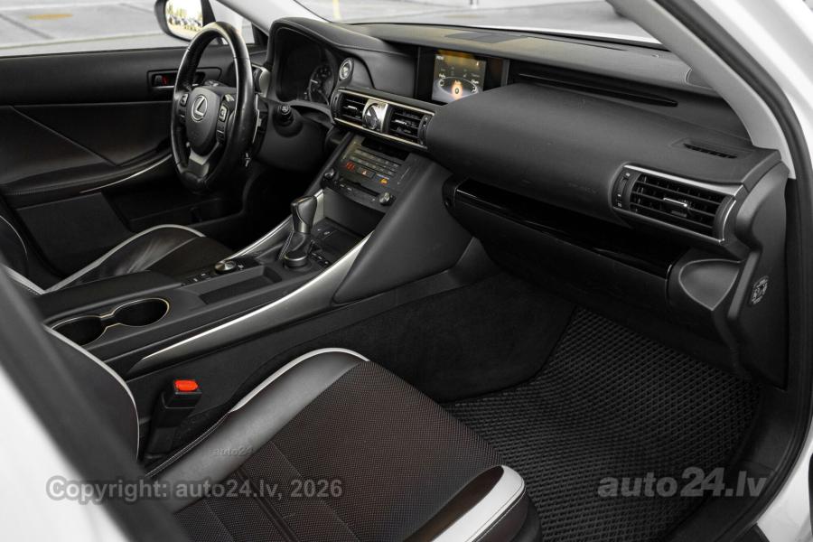 Balts Lexus IS 2020 Rīga, ar dzinēja tilpumu 2.50 L un nobraukumu 70 tūkst. km par 25555 €, foto 19 vietnē AUTOMOTO.COM.LV