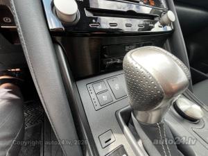 White Lexus IS 2024 in Tallinn, with an engine capacity of 5.00 L and mileage of 16 thousand km for 65000 €, photo 12 on AUTOMOTO.COM.LV