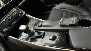 White Lexus IS 2013 in Riga, with an engine capacity of 3.00 L and mileage of 223 thousand km for 15490 €, photo 13 on AUTOMOTO.COM.LV