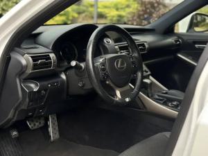 White Lexus IS 2013 in Riga, with an engine capacity of 3.00 L and mileage of 223 thousand km for 15490 €, photo 14 on AUTOMOTO.COM.LV