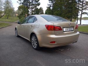 Yellow Lexus IS 2006 in Liepaja, with an engine capacity of 2.20 L and mileage of 288 thousand km for 3795 €, photo 6 on AUTOMOTO.COM.LV
