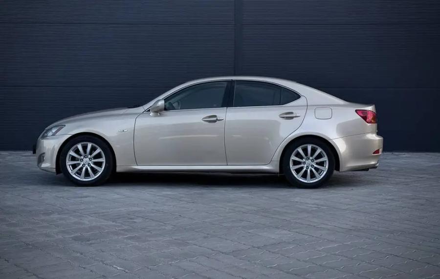 Dzeltens Lexus IS 2006 Rīga, ar dzinēja tilpumu 2.50 L un nobraukumu 216 tūkst. km par 4500 €, foto 3 vietnē AUTOMOTO.COM.LV