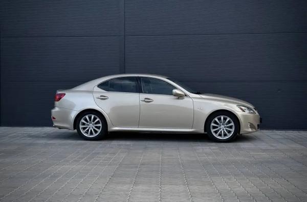 Dzeltens Lexus IS 2006 Rīga, ar dzinēja tilpumu 2.50 L un nobraukumu 216 tūkst. km par 4500 €, foto 5 vietnē AUTOMOTO.COM.LV