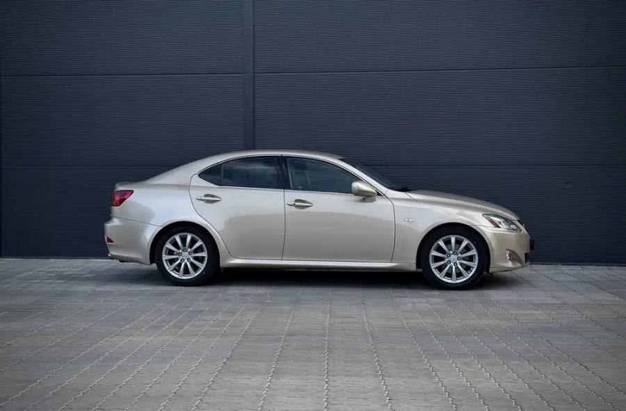 Dzeltens Lexus IS 2006 Rīga, ar dzinēja tilpumu 2.50 L un nobraukumu 216 tūkst. km par 4500 €, foto 6 vietnē AUTOMOTO.COM.LV