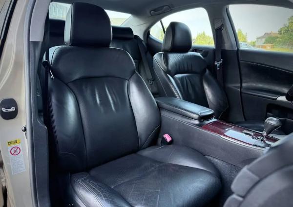 Dzeltens Lexus IS 2006 Rīga, ar dzinēja tilpumu 2.50 L un nobraukumu 216 tūkst. km par 4500 €, foto 8 vietnē AUTOMOTO.COM.LV