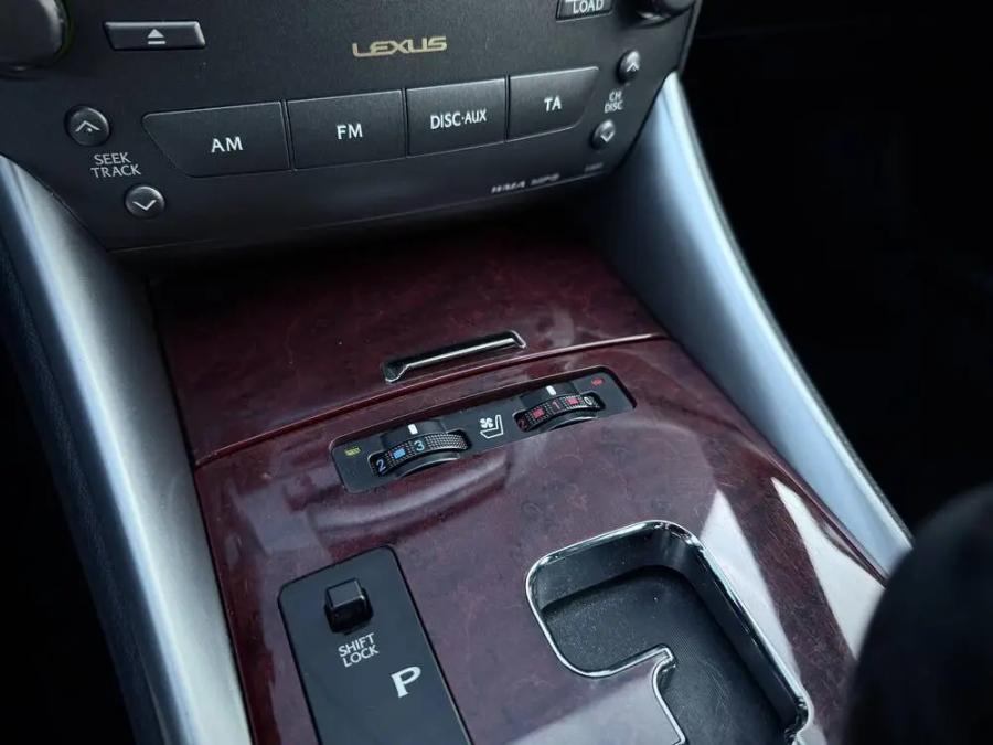 Dzeltens Lexus IS 2006 Rīga, ar dzinēja tilpumu 2.50 L un nobraukumu 216 tūkst. km par 4500 €, foto 16 vietnē AUTOMOTO.COM.LV