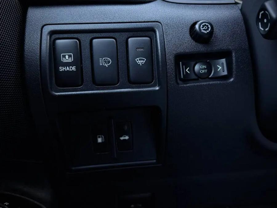 Dzeltens Lexus IS 2006 Rīga, ar dzinēja tilpumu 2.50 L un nobraukumu 216 tūkst. km par 4500 €, foto 18 vietnē AUTOMOTO.COM.LV