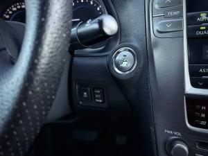 Dzeltens Lexus IS 2006 Rīga, ar dzinēja tilpumu 2.50 L un nobraukumu 216 tūkst. km par 4500 €, foto 19 vietnē AUTOMOTO.COM.LV