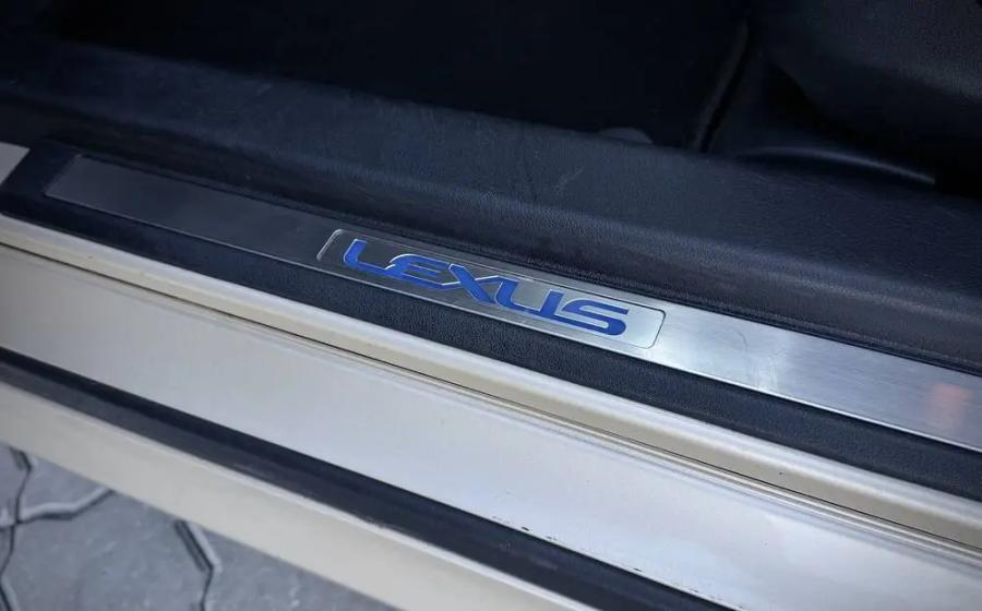 Dzeltens Lexus IS 2006 Rīga, ar dzinēja tilpumu 2.50 L un nobraukumu 216 tūkst. km par 4500 €, foto 20 vietnē AUTOMOTO.COM.LV
