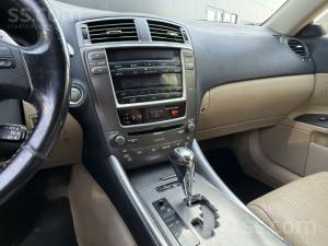 Yellow Lexus IS 2006 in Riga, with an engine capacity of 2.50 L and mileage of 260 thousand km for 2650 €, photo 12 on AUTOMOTO.COM.LV