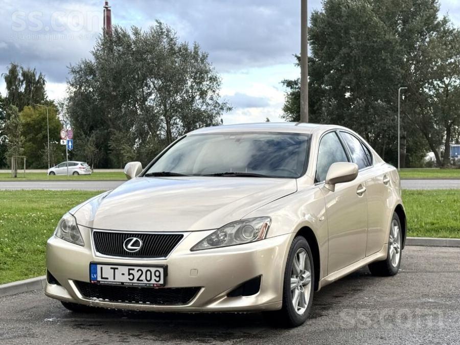 Yellow Lexus IS 2006 in Riga, with an engine capacity of 2.50 L and mileage of 260 thousand km for 2600 €, photo 1 on AUTOMOTO.COM.LV