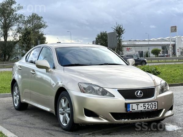 Yellow Lexus IS 2006 in Riga, with an engine capacity of 2.50 L and mileage of 260 thousand km for 2600 €, photo 3 on AUTOMOTO.COM.LV