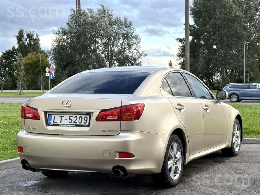 Yellow Lexus IS 2006 in Riga, with an engine capacity of 2.50 L and mileage of 260 thousand km for 2600 €, photo 4 on AUTOMOTO.COM.LV