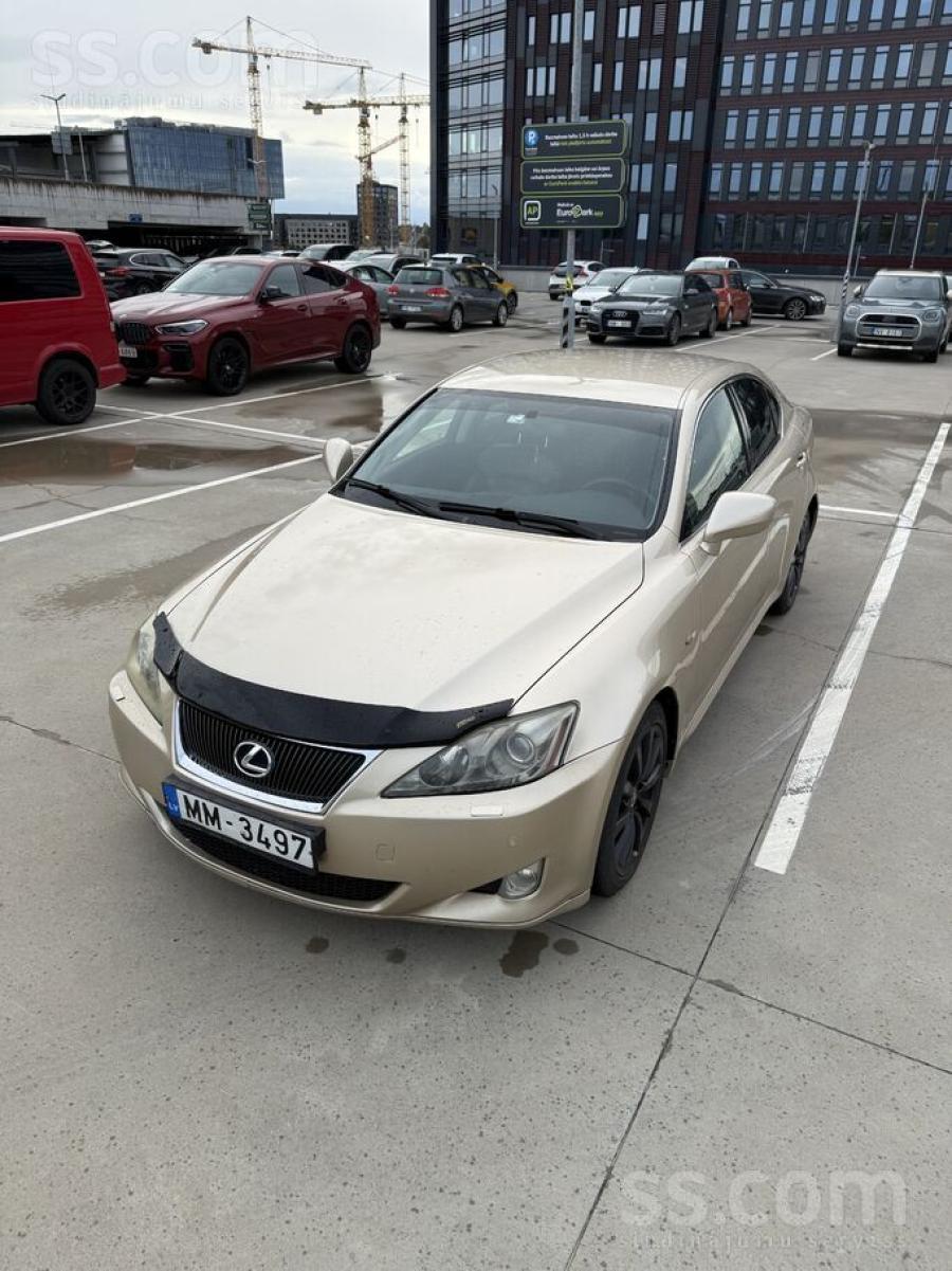 Yellow Lexus IS 2006 in Riga, with an engine capacity of 2.50 L and mileage of 291 thousand km for 3590 €, photo 1 on AUTOMOTO.COM.LV