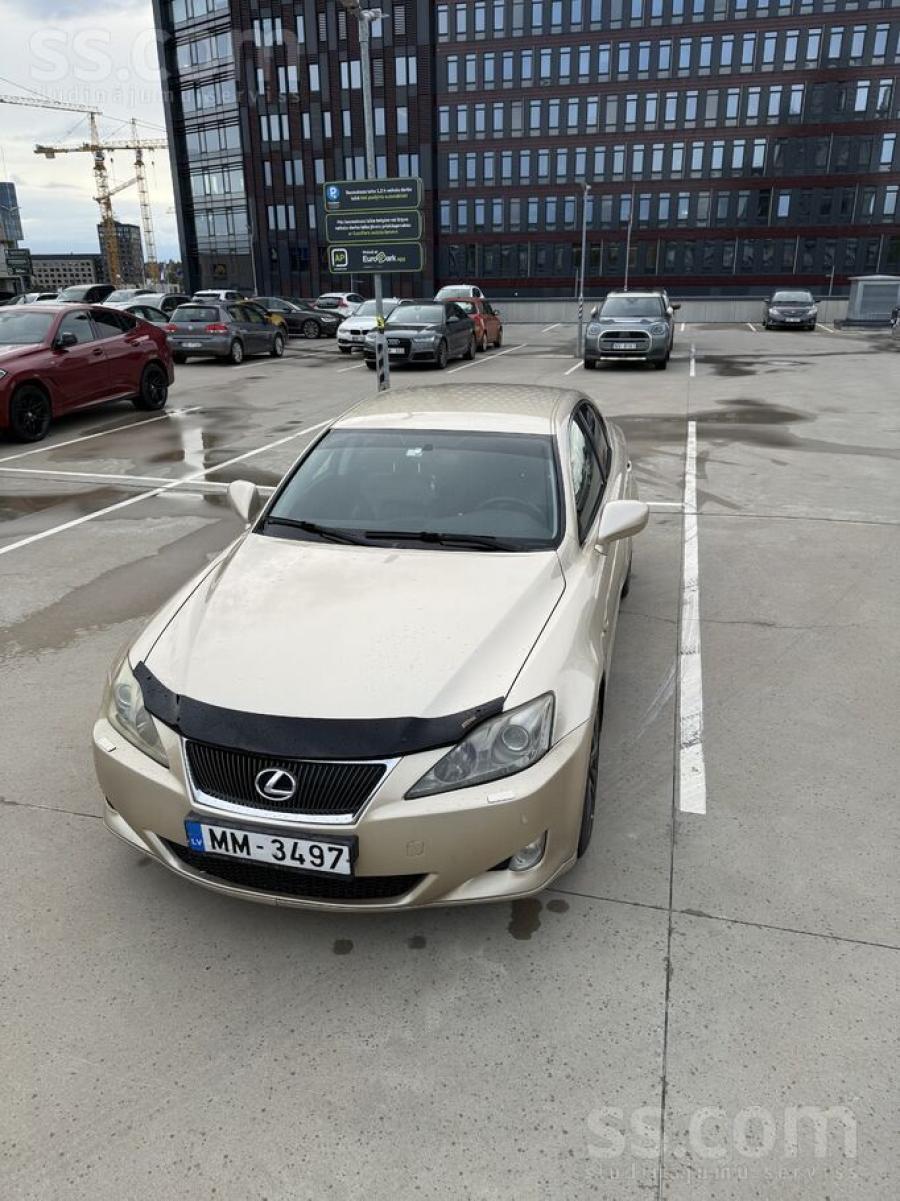 Yellow Lexus IS 2006 in Riga, with an engine capacity of 2.50 L and mileage of 291 thousand km for 3590 €, photo 3 on AUTOMOTO.COM.LV