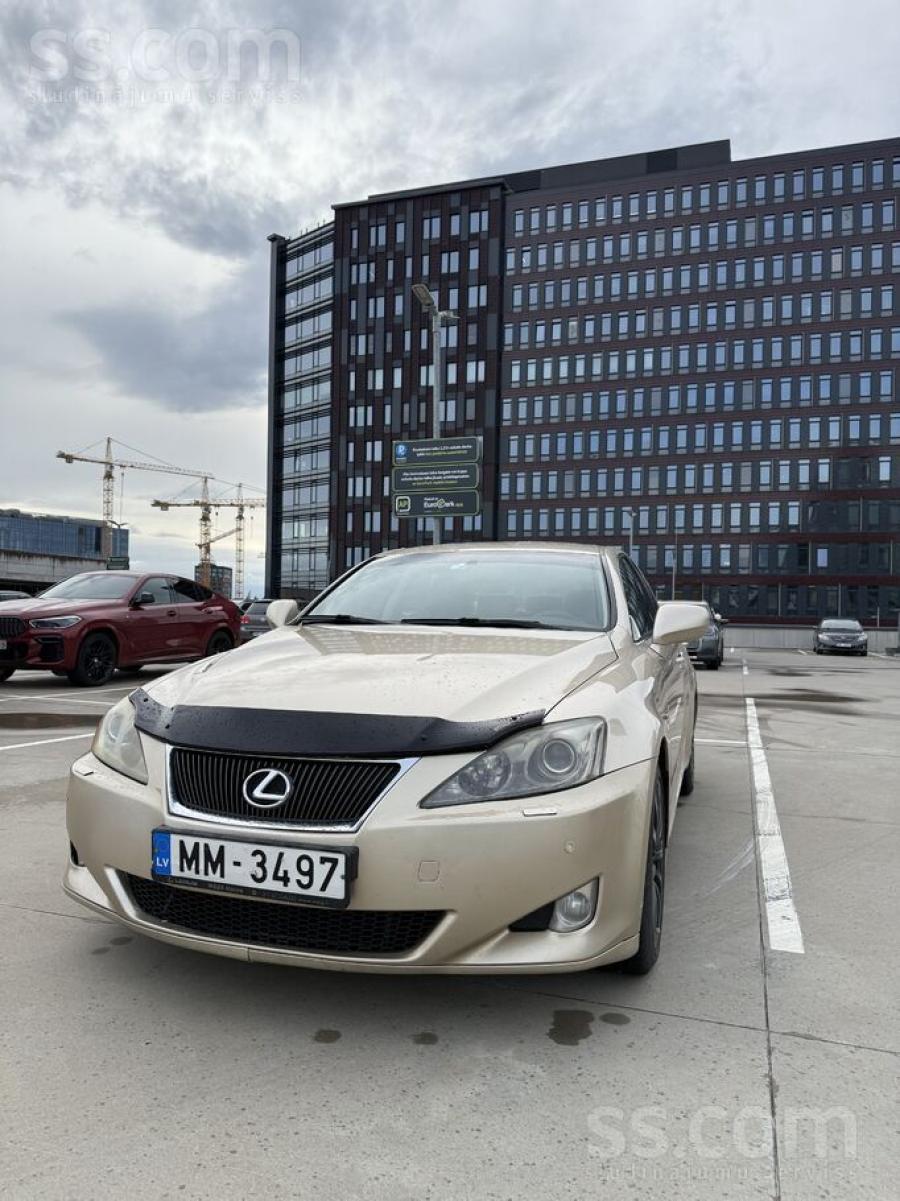 Yellow Lexus IS 2006 in Riga, with an engine capacity of 2.50 L and mileage of 291 thousand km for 3590 €, photo 4 on AUTOMOTO.COM.LV