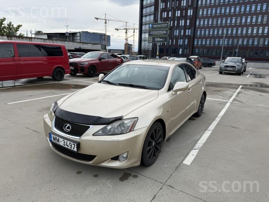 Yellow Lexus IS 2006 in Riga, with an engine capacity of 2.50 L and mileage of 291 thousand km for 3590 €, photo 5 on AUTOMOTO.COM.LV