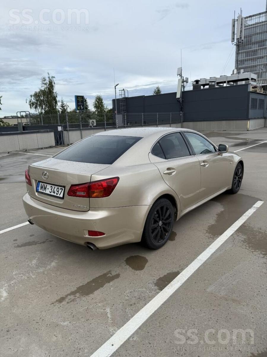 Yellow Lexus IS 2006 in Riga, with an engine capacity of 2.50 L and mileage of 291 thousand km for 3590 €, photo 8 on AUTOMOTO.COM.LV