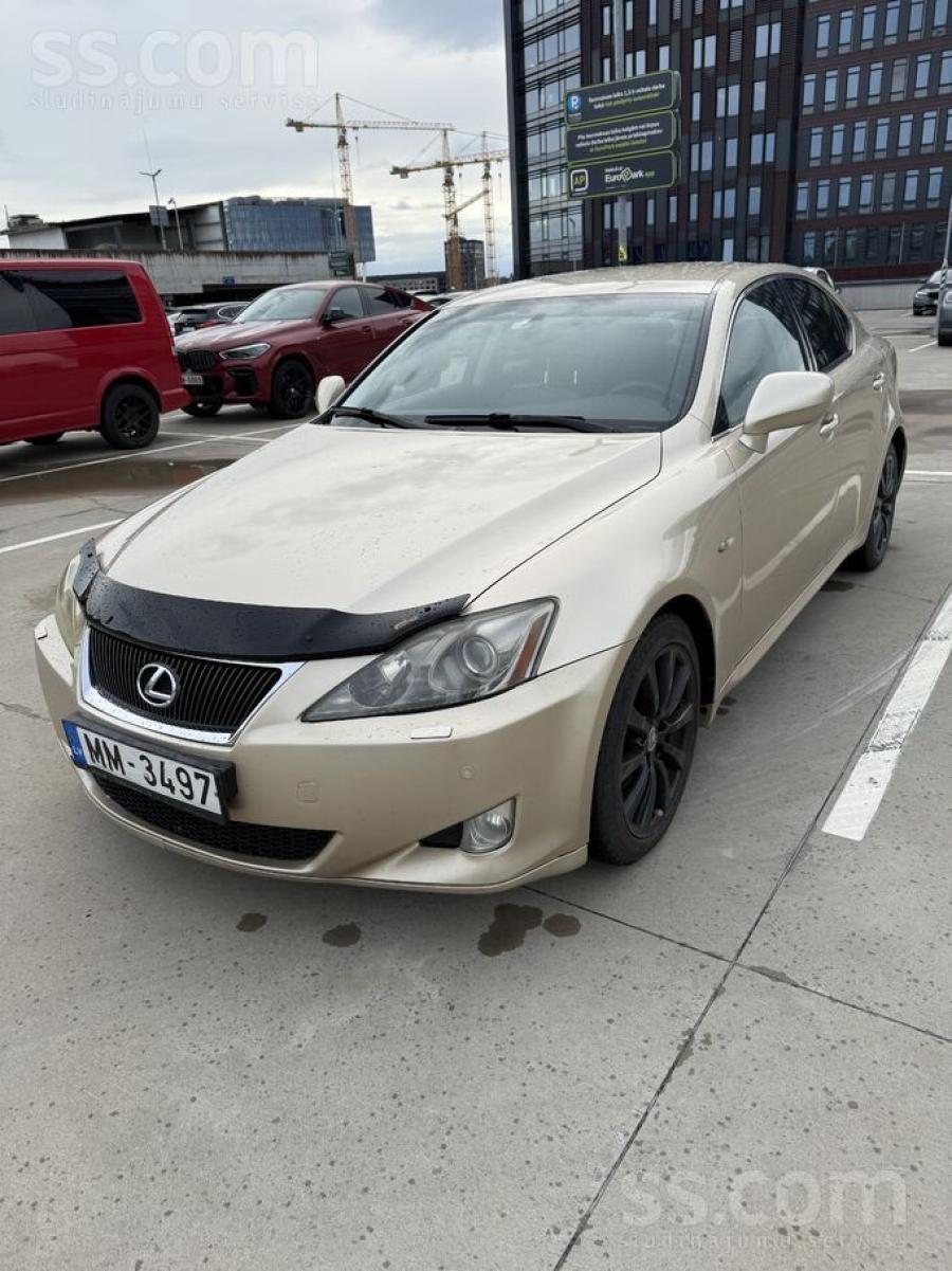 Yellow Lexus IS 2006 in Riga, with an engine capacity of 2.50 L and mileage of 291 thousand km for 3590 €, photo 11 on AUTOMOTO.COM.LV