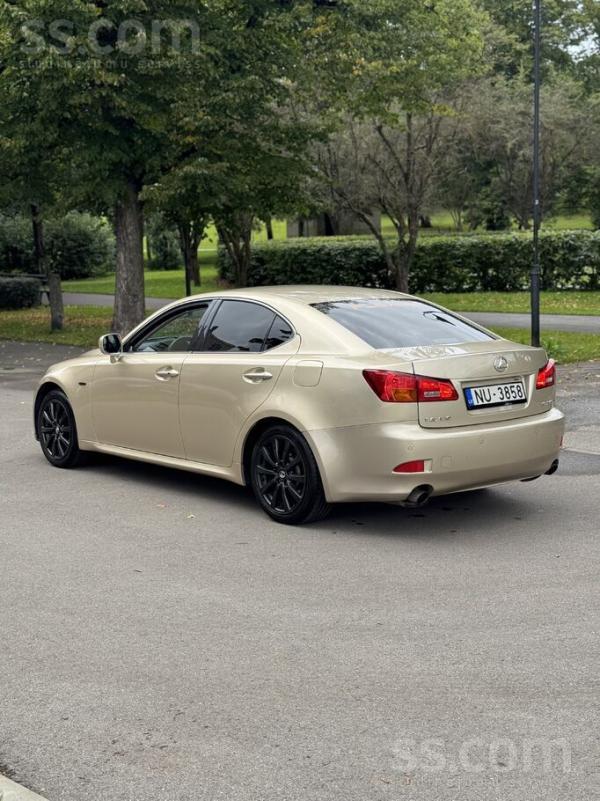 Lexus IS 2006 in Riga on AUTOMOTO.COM.LV Yellow Lexus IS 2006 in Riga, with an engine capacity of 2.50 L and mileage of 240 thousand km for 3800 €, photo 4 on AUTOMOTO.COM.LV