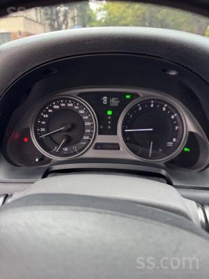 Dzeltens Lexus IS 2006 Rīga, ar dzinēja tilpumu 2.50 L un nobraukumu 240 tūkst. km par 3800 €, foto 10 vietnē AUTOMOTO.COM.LV