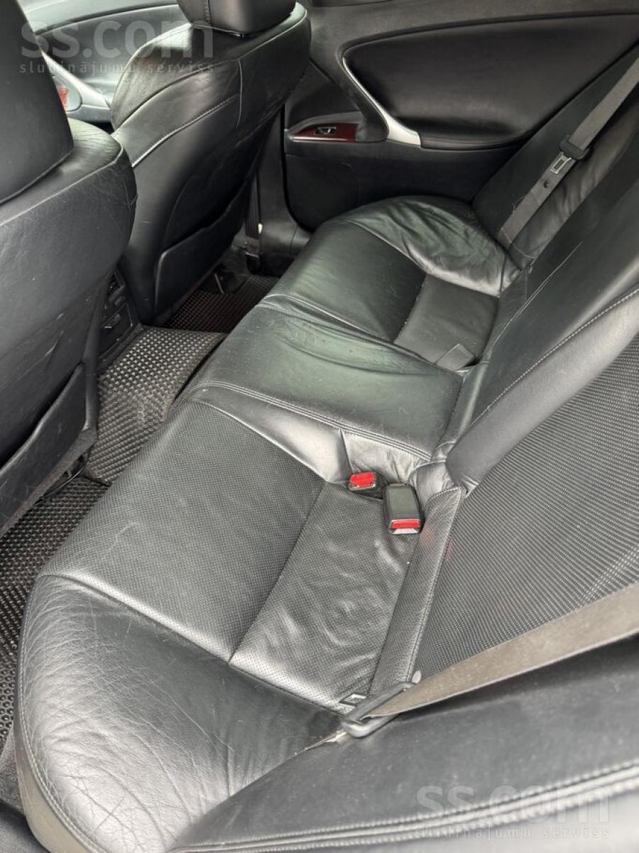 Dzeltens Lexus IS 2006 Rīga, ar dzinēja tilpumu 2.50 L un nobraukumu 240 tūkst. km par 3800 €, foto 14 vietnē AUTOMOTO.COM.LV