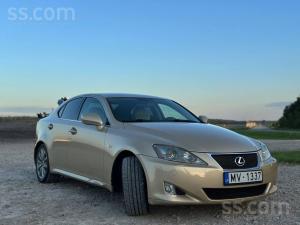 Yellow Lexus IS 2006 in Riga, with an engine capacity of 2.50 L and mileage of 300 thousand km for 2500 €, photo 3 on AUTOMOTO.COM.LV