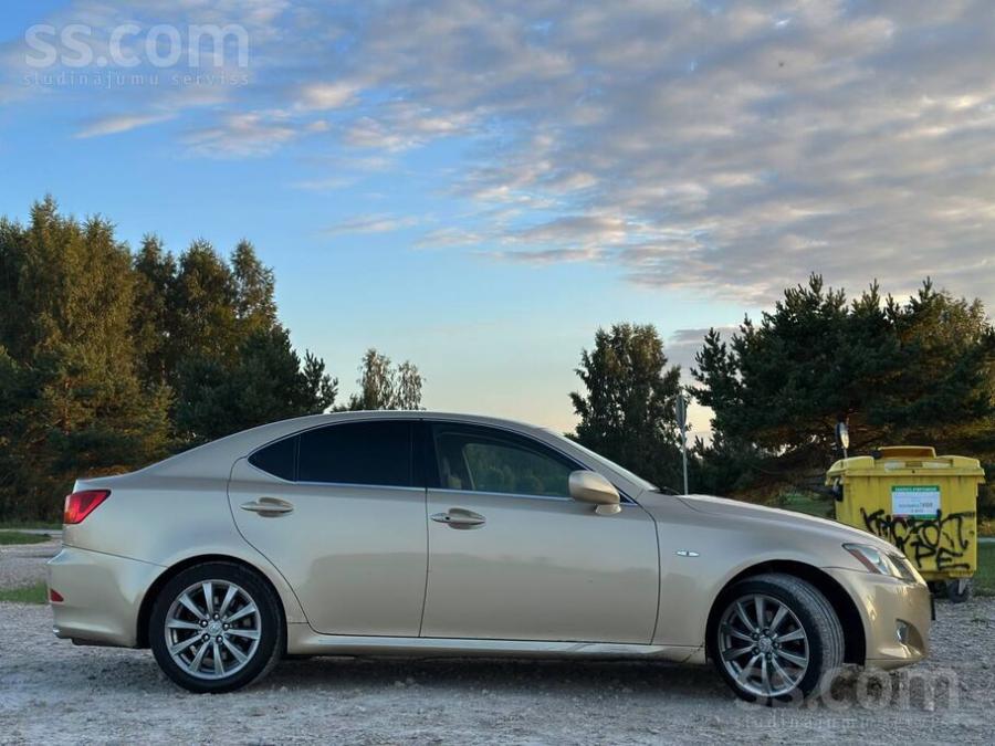 Yellow Lexus IS 2006 in Riga, with an engine capacity of 2.50 L and mileage of 300 thousand km for 2500 €, photo 4 on AUTOMOTO.COM.LV