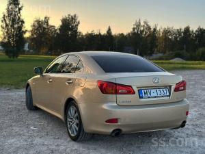 Yellow Lexus IS 2006 in Riga, with an engine capacity of 2.50 L and mileage of 300 thousand km for 2500 €, photo 6 on AUTOMOTO.COM.LV