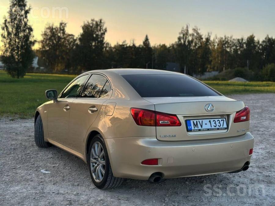 Yellow Lexus IS 2006 in Riga, with an engine capacity of 2.50 L and mileage of 300 thousand km for 2500 €, photo 6 on AUTOMOTO.COM.LV