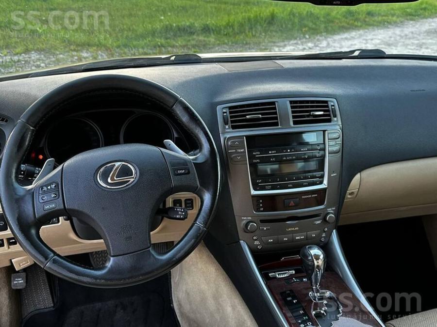 Yellow Lexus IS 2006 in Riga, with an engine capacity of 2.50 L and mileage of 300 thousand km for 2500 €, photo 10 on AUTOMOTO.COM.LV