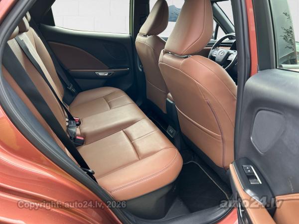 Brūns Lexus LBX 2024 Pērnava, ar dzinēja tilpumu 1.50 L un nobraukumu 33 tūkst. km par 36000 €, foto 7 vietnē AUTOMOTO.COM.LV
