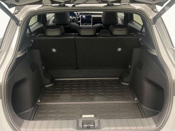 Pelēks Lexus LBX 2025 Kauņa, ar dzinēja tilpumu 1.49 L un nobraukumu 7 tūkst. km par 35990 €, foto 9 vietnē AUTOMOTO.COM.LV
