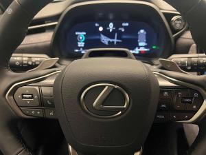 Grey Lexus LBX 2025 in Kaunas, with an engine capacity of 1.49 L and mileage of 7 thousand km for 35990 €, photo 14 on AUTOMOTO.COM.LV