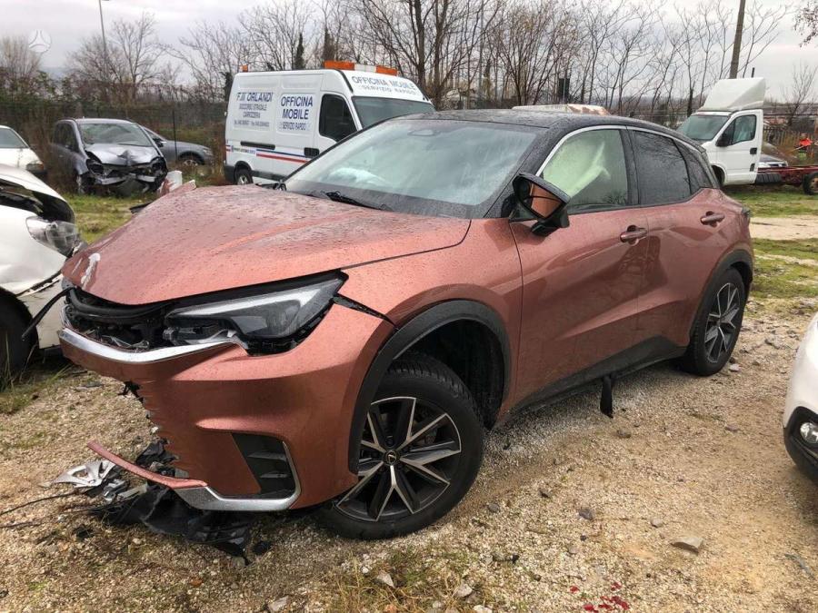 Orange Lexus LBX 2025 in Marijampole, with an engine capacity of 1.50 L and mileage of 5 thousand km for 12500 €, photo 1 on AUTOMOTO.COM.LV
