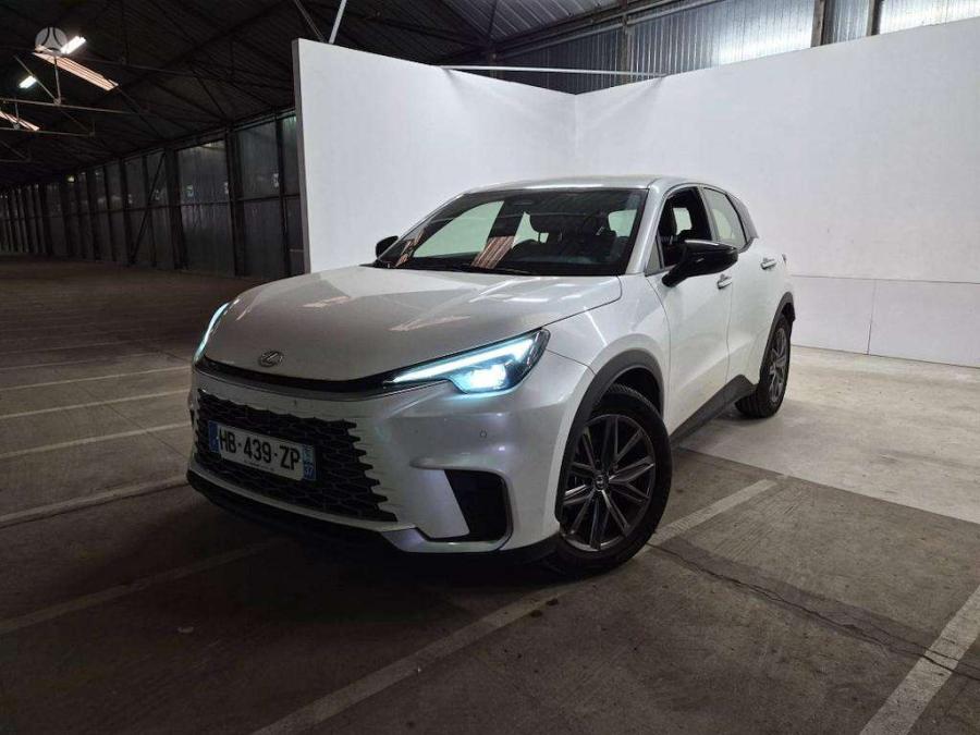 Balts Lexus LBX 2025 Viļņa, ar dzinēja tilpumu 1.49 L un nobraukumu 16 tūkst. km par 29999 €, foto 1 vietnē AUTOMOTO.COM.LV