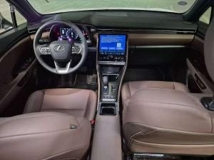 Balts Lexus LBX 2025 Viļņa, ar dzinēja tilpumu 1.49 L un nobraukumu 16 tūkst. km par 29999 €, foto 3 vietnē AUTOMOTO.COM.LV