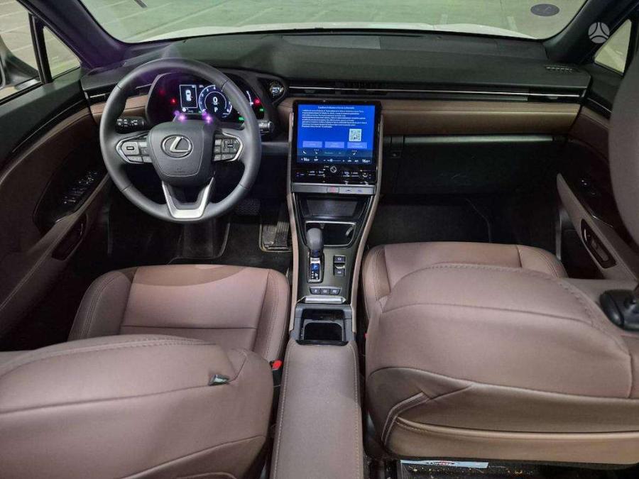Balts Lexus LBX 2025 Viļņa, ar dzinēja tilpumu 1.49 L un nobraukumu 16 tūkst. km par 29999 €, foto 7 vietnē AUTOMOTO.COM.LV