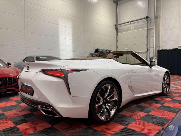 White Lexus LC 500 2021 in Vilnius, with an engine capacity of 4.97 L and mileage of 65 thousand km for 75999 €, photo 4 on AUTOMOTO.COM.LV