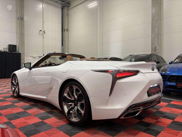 White Lexus LC 500 2021 in Vilnius, with an engine capacity of 4.97 L and mileage of 65 thousand km for 75999 €, photo 6 on AUTOMOTO.COM.LV