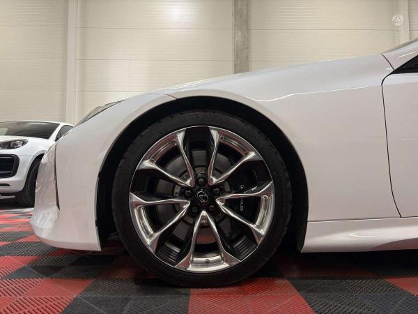 White Lexus LC 500 2021 in Vilnius, with an engine capacity of 4.97 L and mileage of 65 thousand km for 75999 €, photo 9 on AUTOMOTO.COM.LV