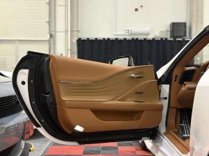 White Lexus LC 500 2021 in Vilnius, with an engine capacity of 4.97 L and mileage of 65 thousand km for 75999 €, photo 13 on AUTOMOTO.COM.LV