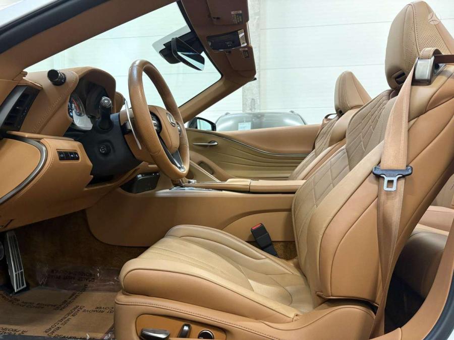 White Lexus LC 500 2021 in Vilnius, with an engine capacity of 4.97 L and mileage of 65 thousand km for 75999 €, photo 15 on AUTOMOTO.COM.LV