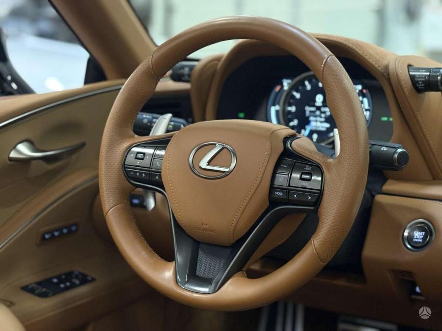 White Lexus LC 500 2021 in Vilnius, with an engine capacity of 4.97 L and mileage of 65 thousand km for 75999 €, photo 22 on AUTOMOTO.COM.LV