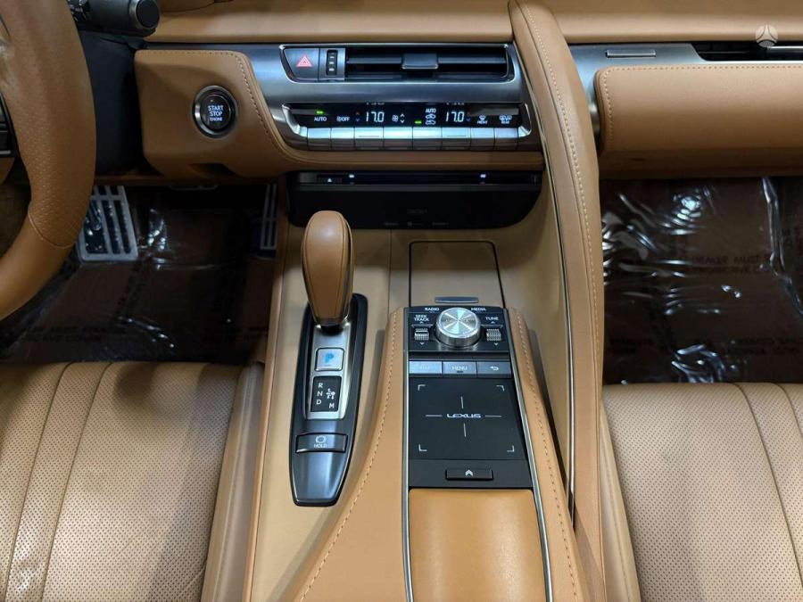 White Lexus LC 500 2021 in Vilnius, with an engine capacity of 4.97 L and mileage of 65 thousand km for 75999 €, photo 25 on AUTOMOTO.COM.LV
