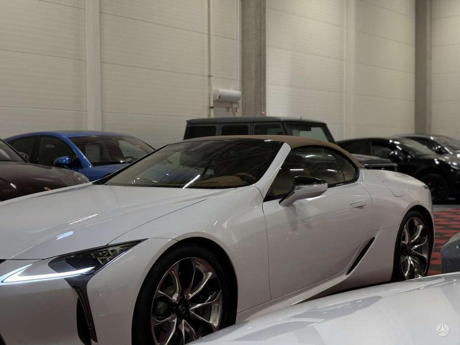 White Lexus LC 500 2021 in Vilnius, with an engine capacity of 4.97 L and mileage of 65 thousand km for 75999 €, photo 37 on AUTOMOTO.COM.LV